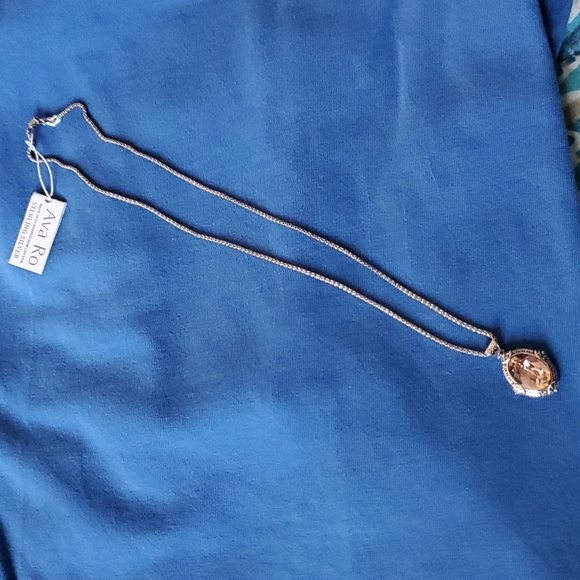 avaro | Jewelry | Brand New Necklace With Box As Shown On Description ...